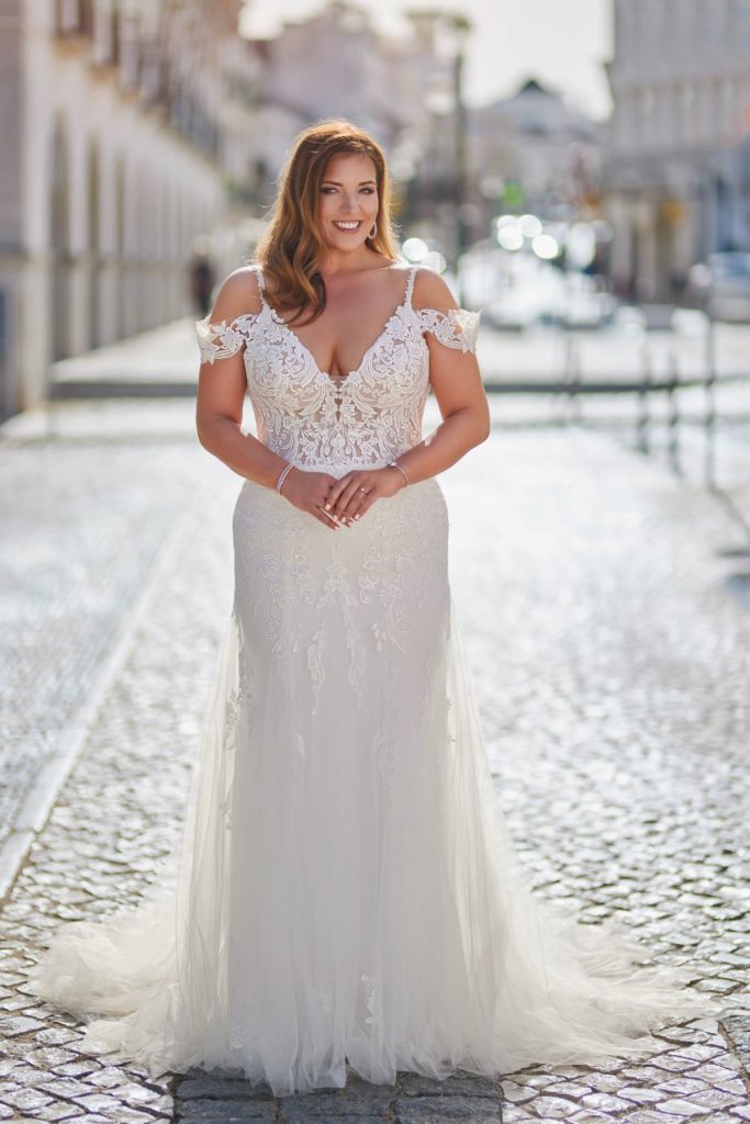 Miss Emily Plus Size - Wedding Wonderland